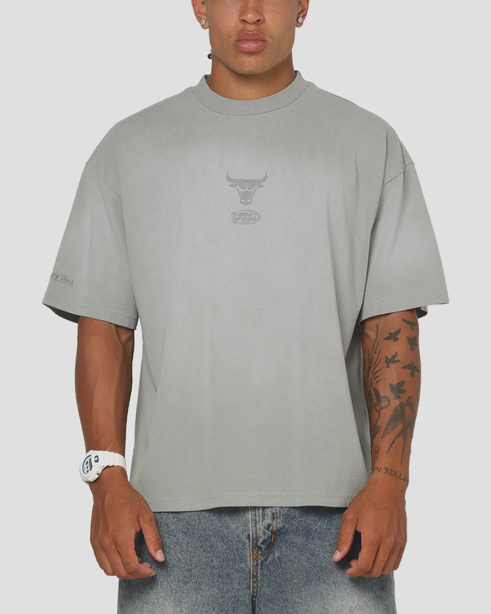 MNA-H48 (Mitchell & ness chicago bulls big oversized logo t-shirt nuet ...